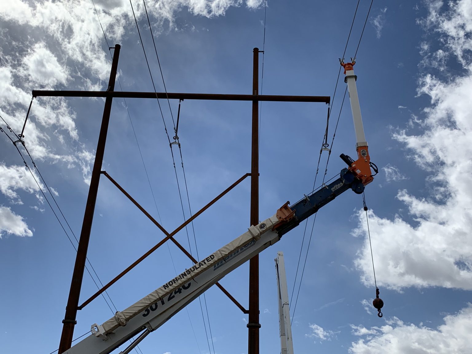 Hydraulic Line Lifter - LineWise